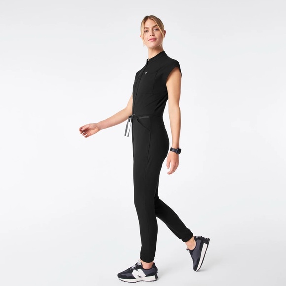 Figs | Pants & Jumpsuits | Figs Rafaela Cargo Scrubjumpsuit Xst | Poshmark